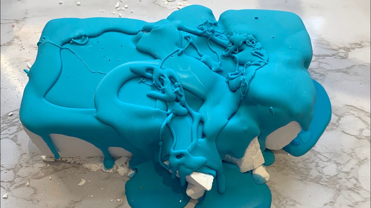 ASMR | blue cornstarch paste over gym chalk | relaxing | powdery ...