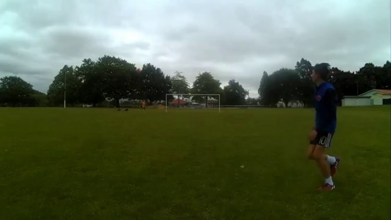 INSANE OUTSIDE FOOT CURVE SHOT!!! - YouTube