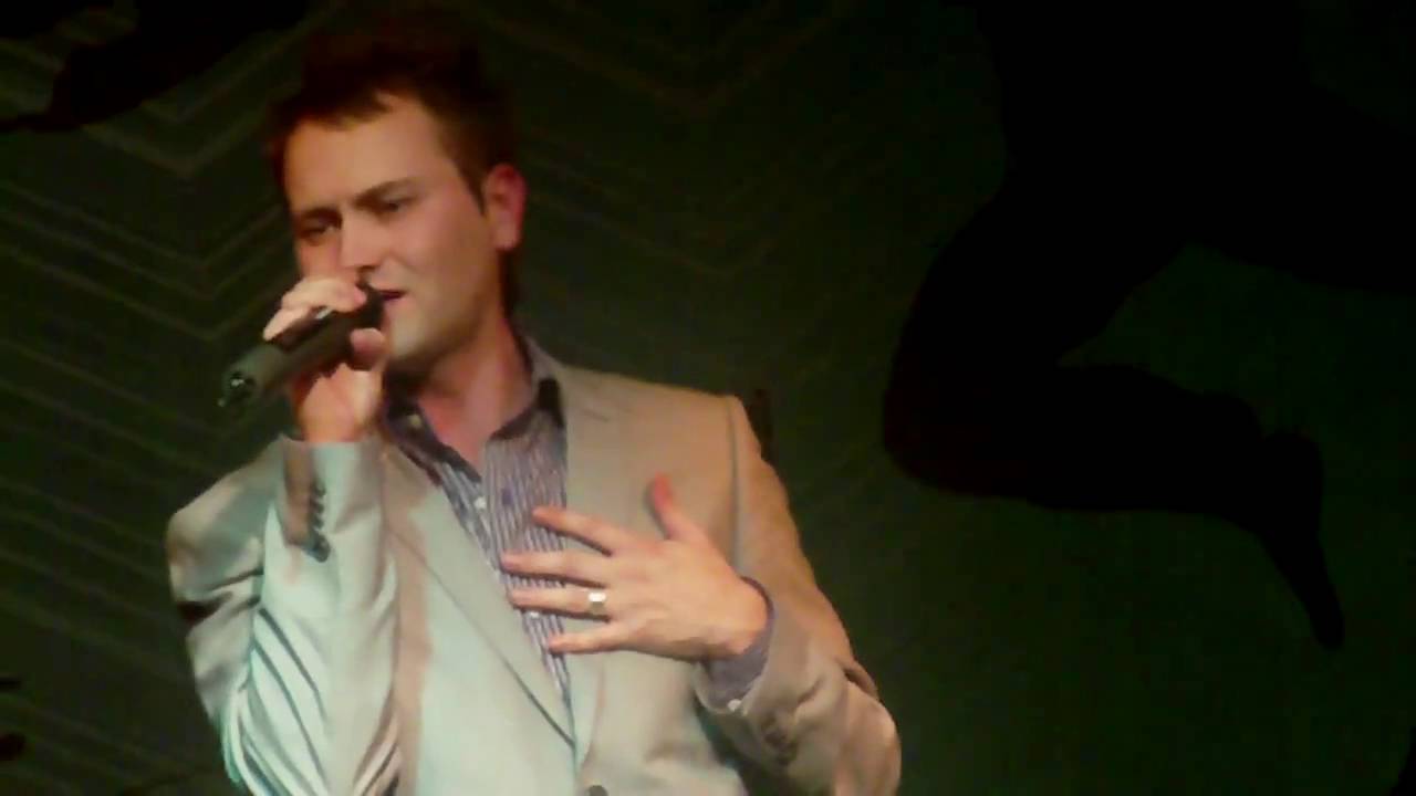 Lyndon Mark VOCALIST LIVE AT THE SARN CLUB dec 1998 - YouTube