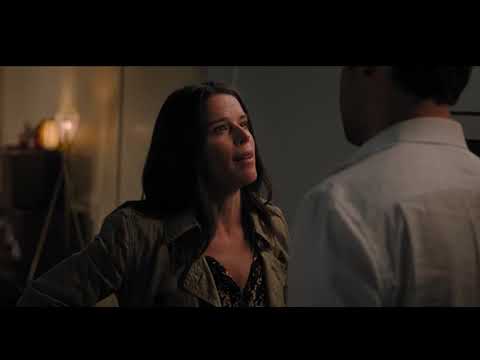 Mickey and Maggie Kiss - The Lincoln Lawyer