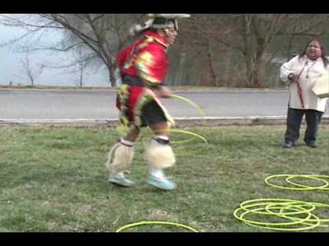 Lowery Begay Native American Hoop Dance - YouTube