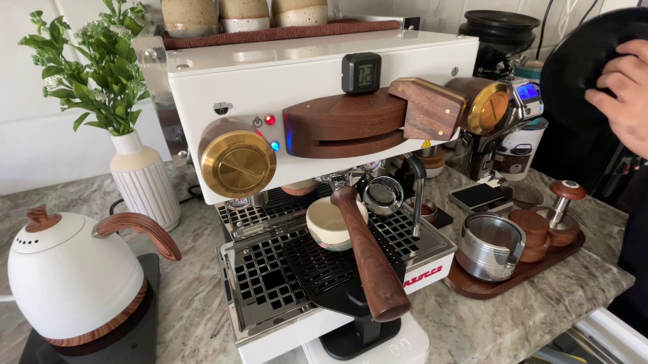 Linea mini slayer shot - YouTube