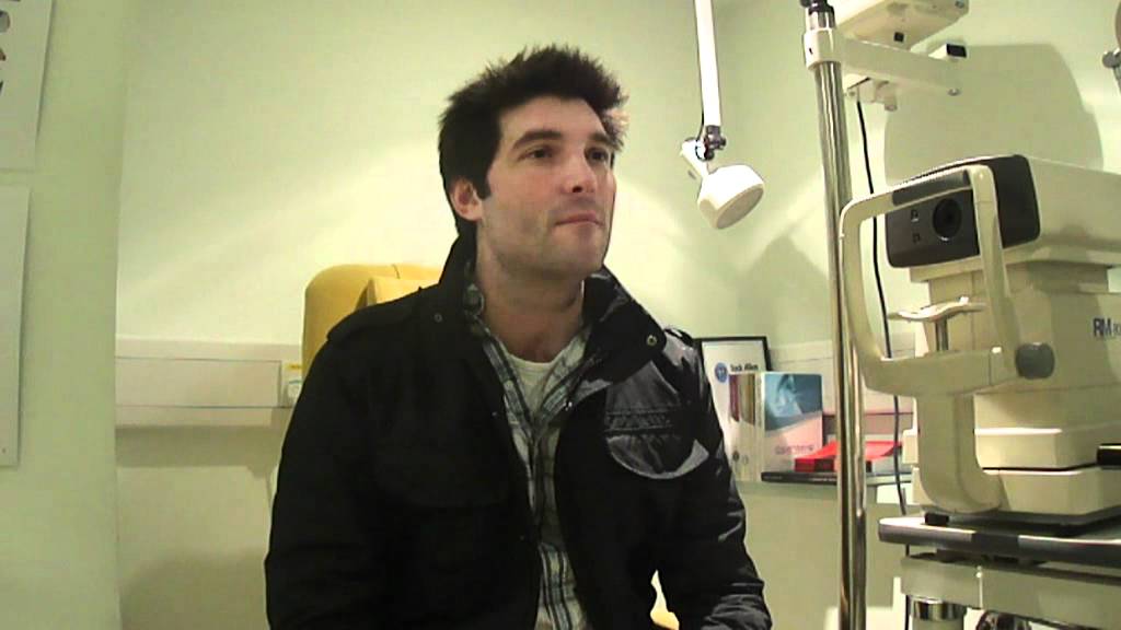 George Godber Talks About His Laser Eye Surgery at Accuvision - YouTube