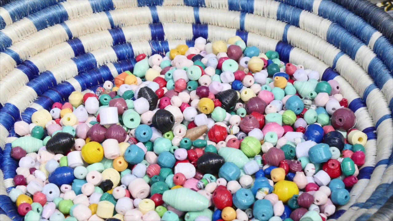 Paper beads workshop in KISEKI - YouTube