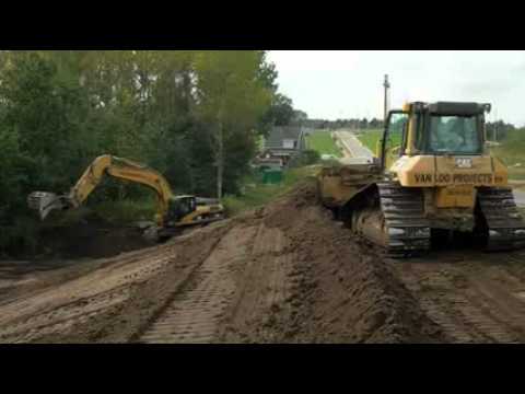 Afbraakwerken en grondwerken Herselt - Van Loo Projects - YouTube