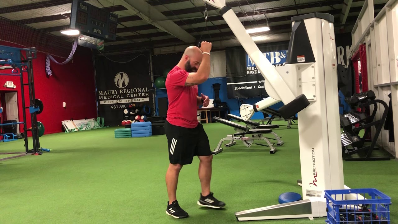 Half Kneeling Single Arm Cable Pulldown - YouTube