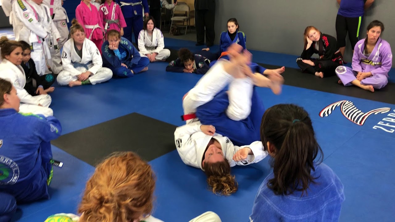 Kelly Hassell's Instagram, Twitter & Facebook on IDCrawl