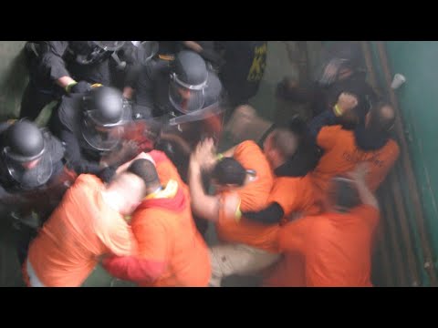Kansas Prison Riot start over 12 inmates getting Covid 19 - YouTube