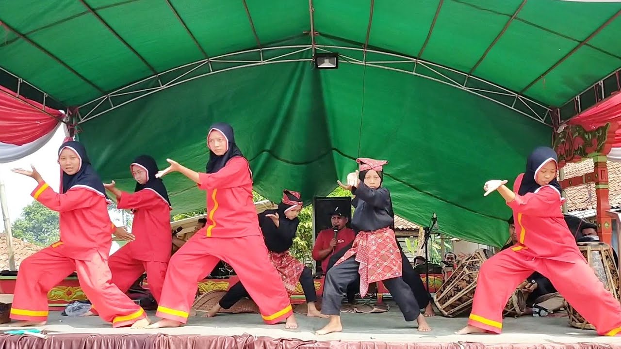 INDONESIA CULTURE AND TRADITIONS,.Melestarikan Seni Budaya Sunda Pencak ...