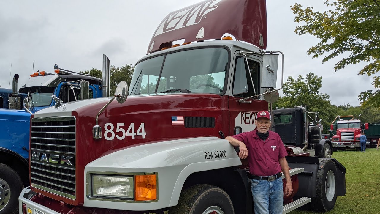Trucker pays tribute to New England Motor Freight - YouTube