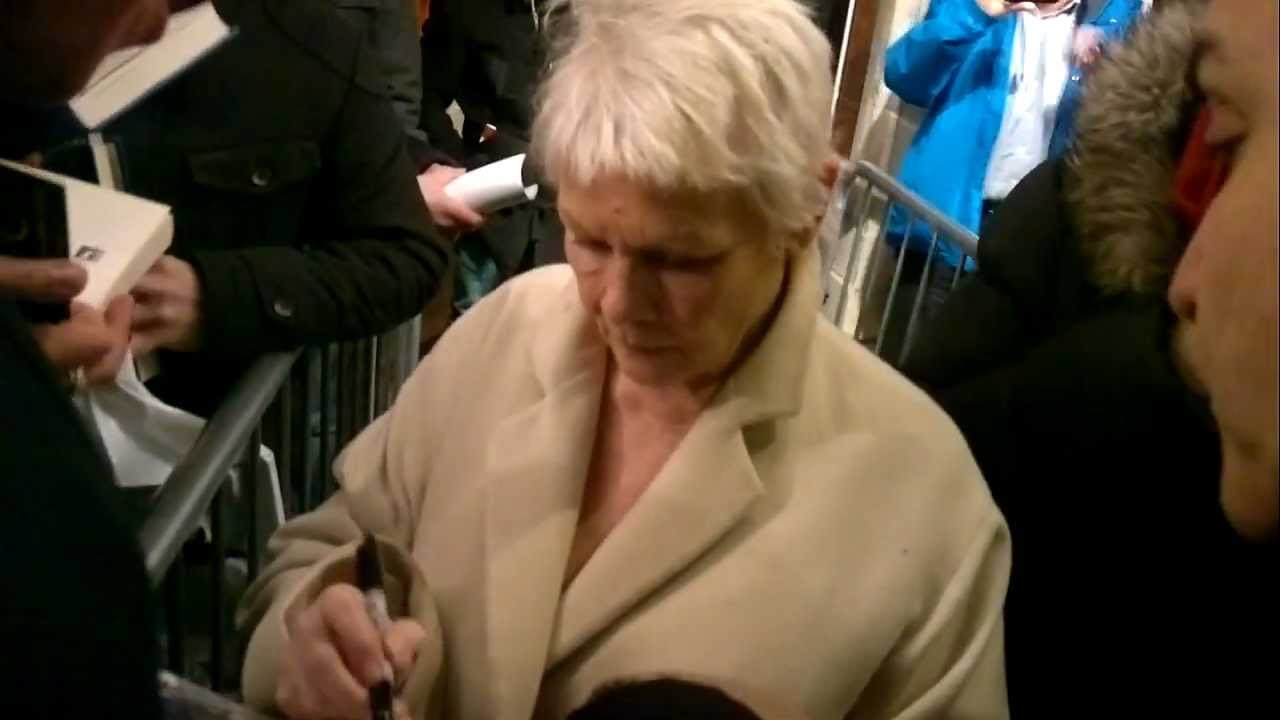 04.04.2013. Noёl Coward Theatre. Peter And Alice. Judi Dench - YouTube