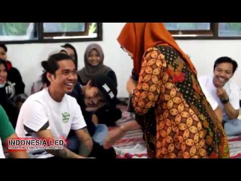JANK*JANK WINGS bersama Dr. Umi Dayati, M.Pd. - YouTube