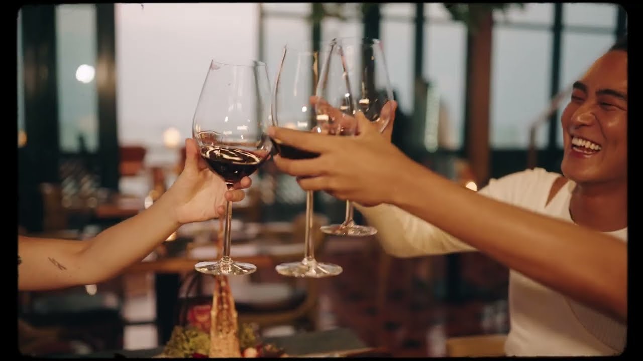 Pippa Restaurant is Pattaya's Best Rooftop Restaurant and Bar - YouTube