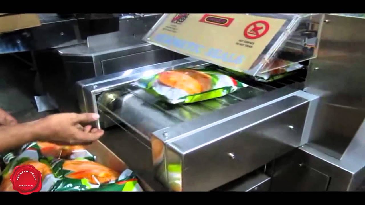 Flow Wrap Automatic "Naan/Paratha/Pita Bread" Packing Machine - YouTube