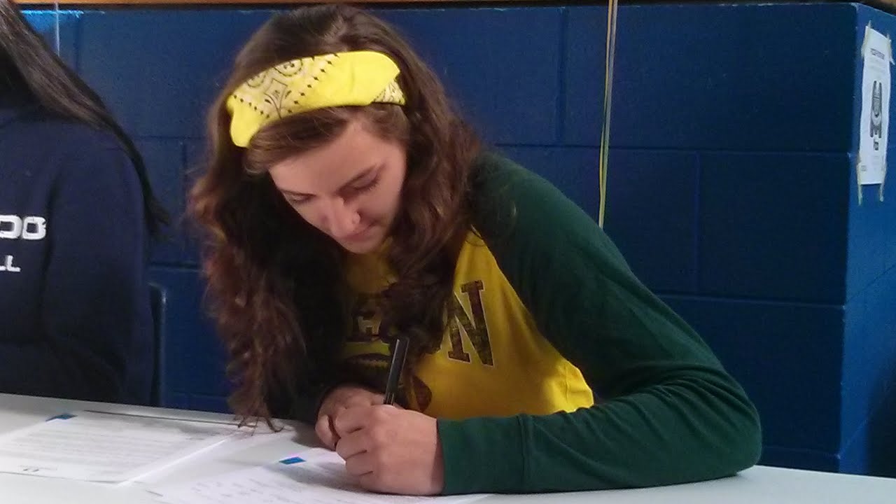 August Signs With Oregon Volleyball 2014 - YouTube