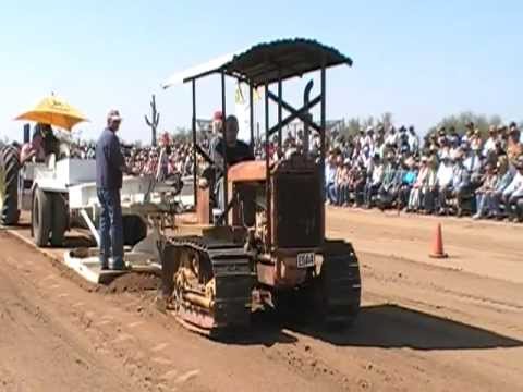 1942 Allis-Chalmers Model M Crawler Pulling The Sled At Apache Junction ...