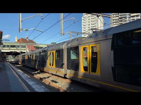 Sydney Oscar /H set Train set is (H 34-H 5) At Redfern trains station ...