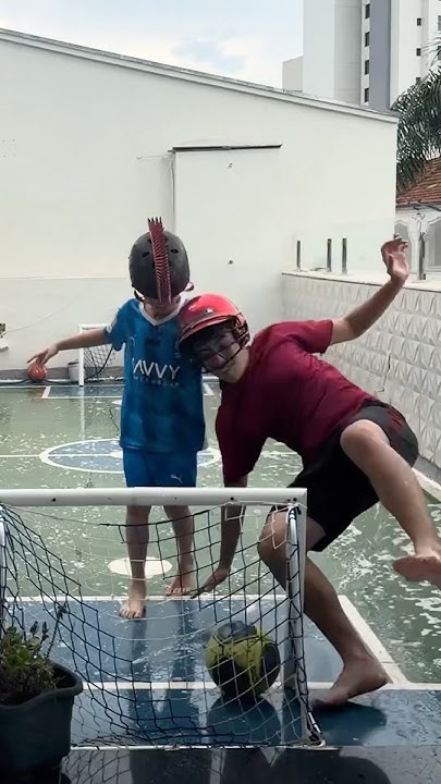Me Machuquei Feio Jogando X1 No SabÃo Contra Meu IrmÃozinho 🤕 Youtube