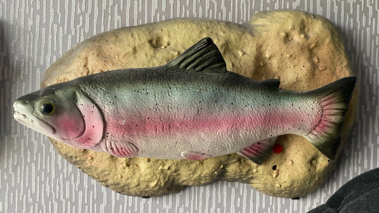 TRAVIS THE SINGING TROUT Singing Fish (Gemmy) - YouTube