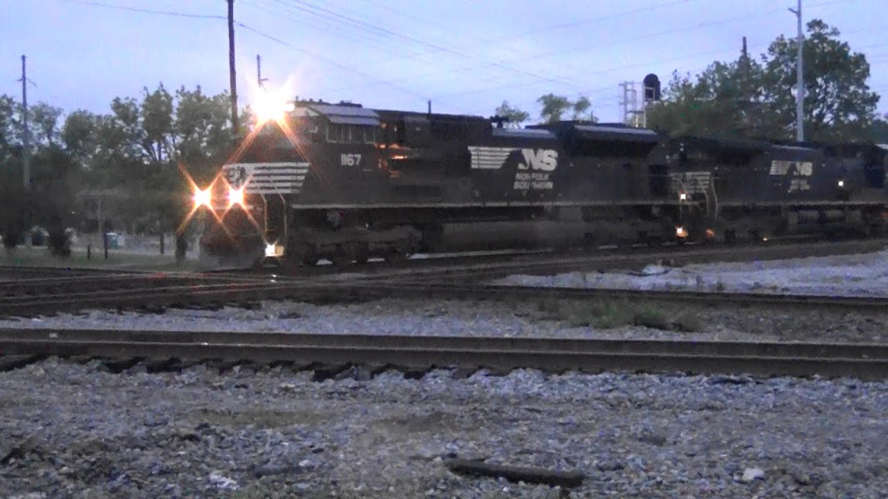 ACE leader On A NS Manifest Train Through Cordele Diamond - YouTube