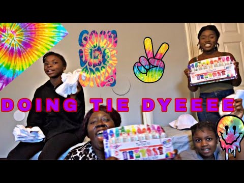 TYE DYING HATS AND SOCKS!! - YouTube