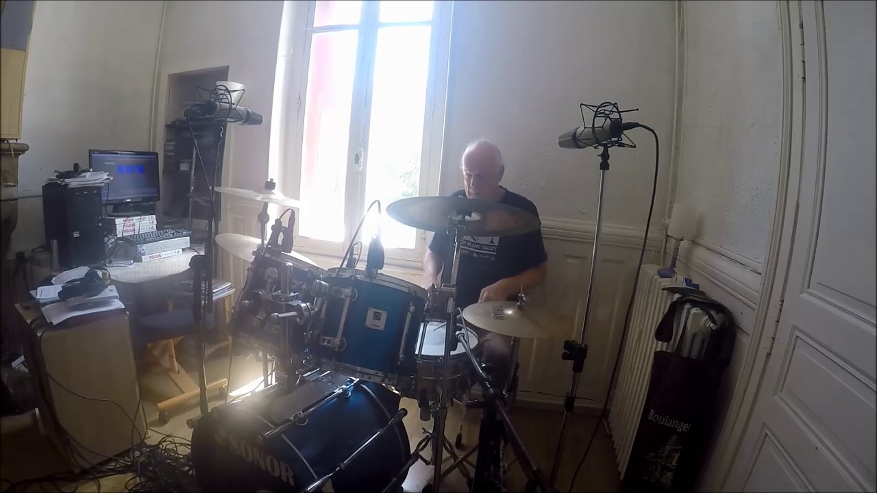Drum solo/exploration - Clickety Click - Tim Bragg - YouTube