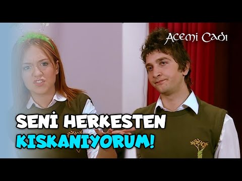 Ceren, Murat'ı Uçan Sinekten Bile Kıskanıyor -  Acemi Cadı 39. Bölüm