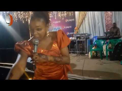 FATUMA MCHARUKO WA JAHAZI TAARAB MIUNO MPAKA CHINI!!! - YouTube