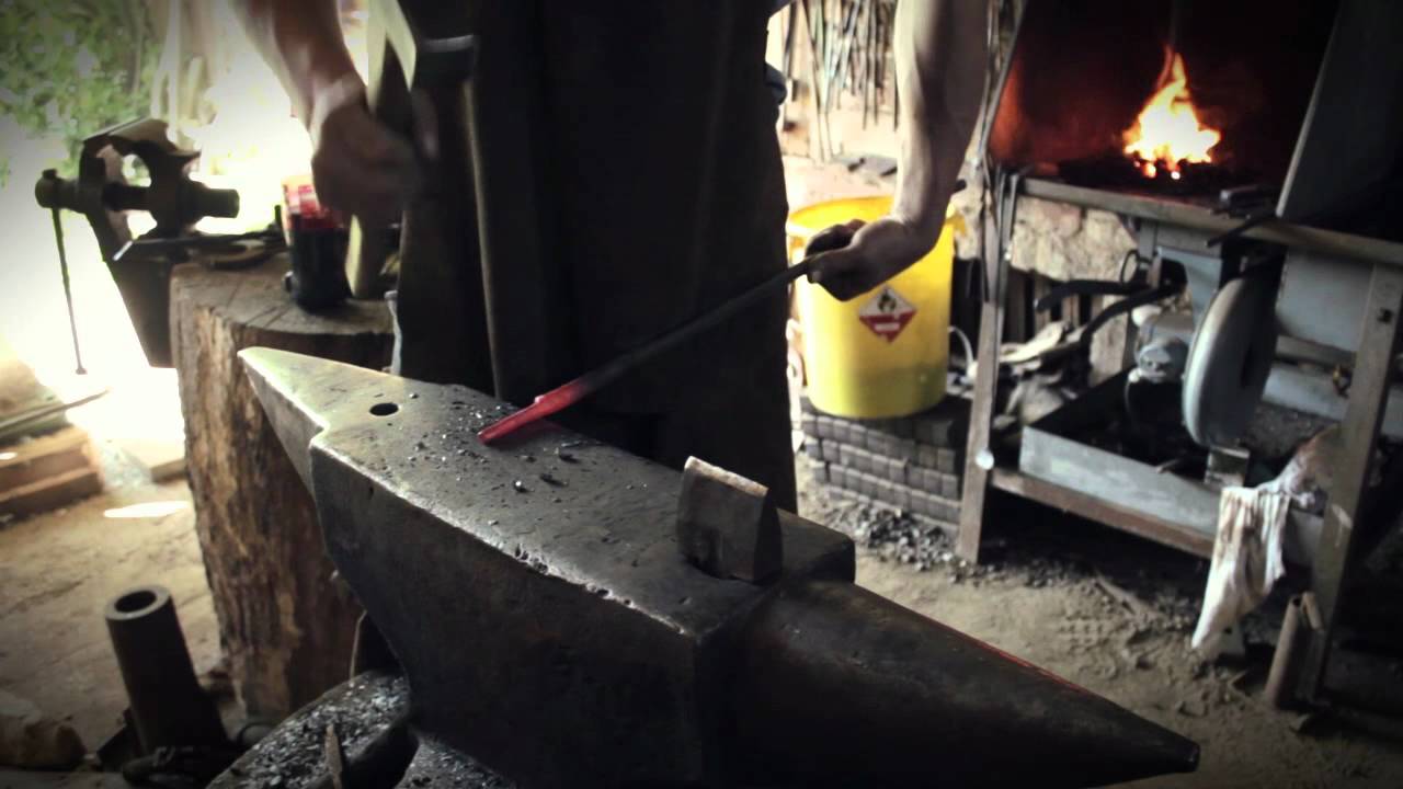 Forging rivets at Willi´s shop - YouTube