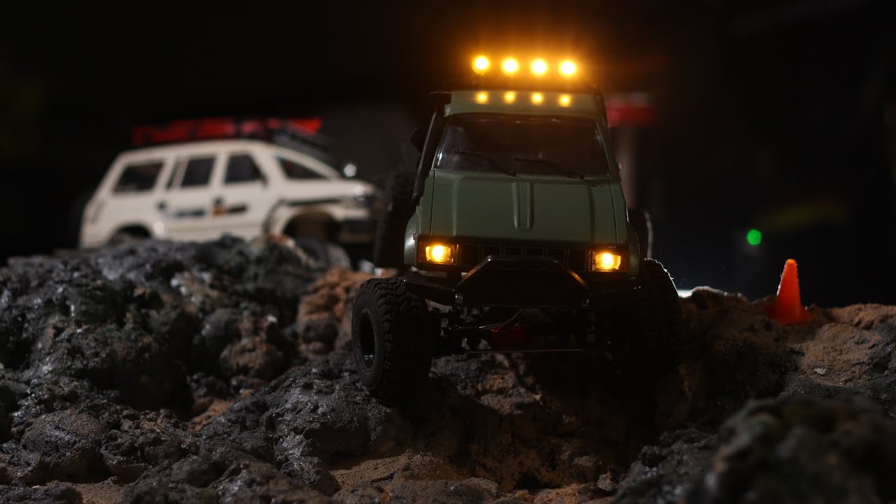 INDOOR SCALE RC CRAWLER COURSE - YouTube