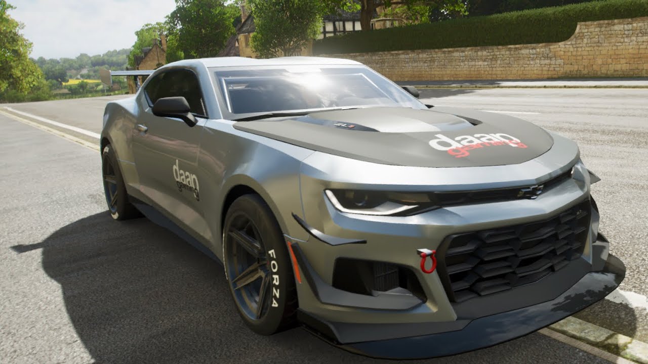 ZL1 Camaro street racing - YouTube