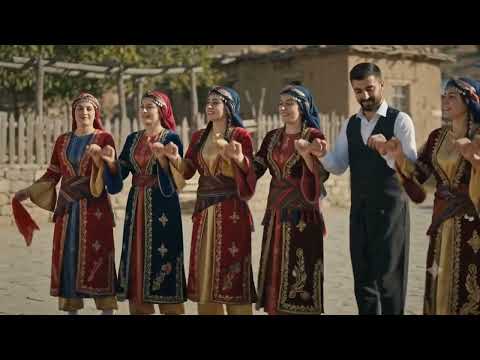Düğünde  kadınlar halay oynuyorlar  #halay #halaybasi #şefo #kurdish #kurtce #düğün #gelin #batman