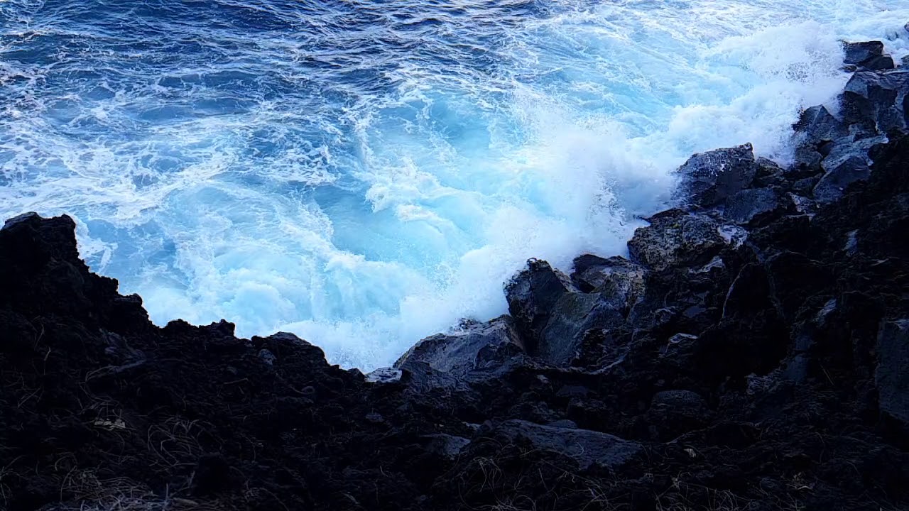 Hawaii Slow Motion Waves - YouTube