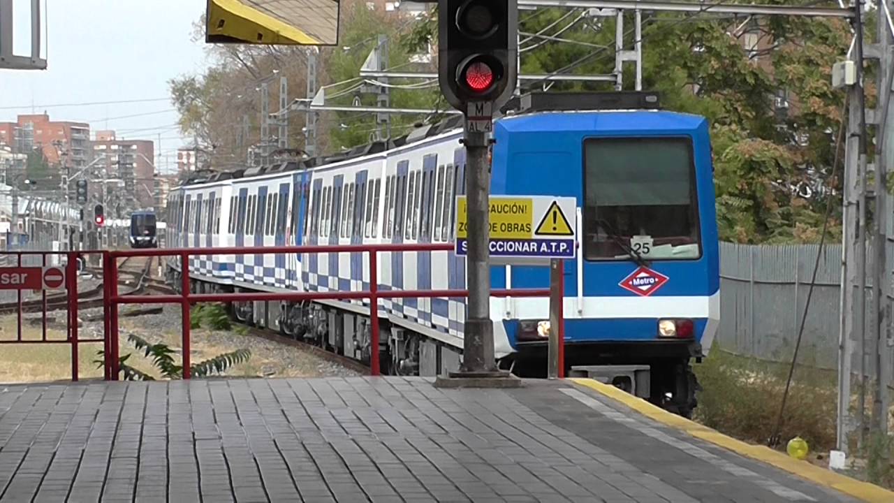 Metro de Madrid - 2000 de diferentes series en Aluche - YouTube
