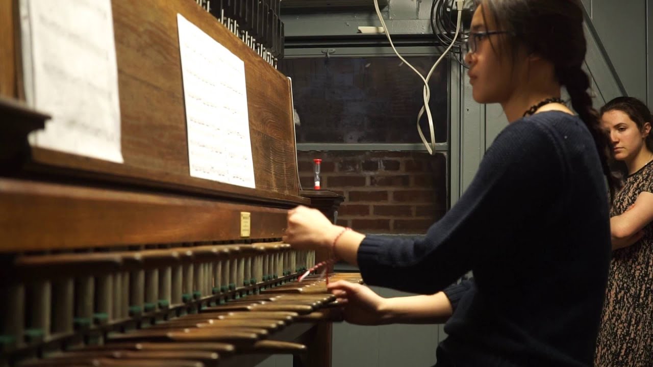 Yale Carillon | Joyeux Carillon (Clément) - YouTube