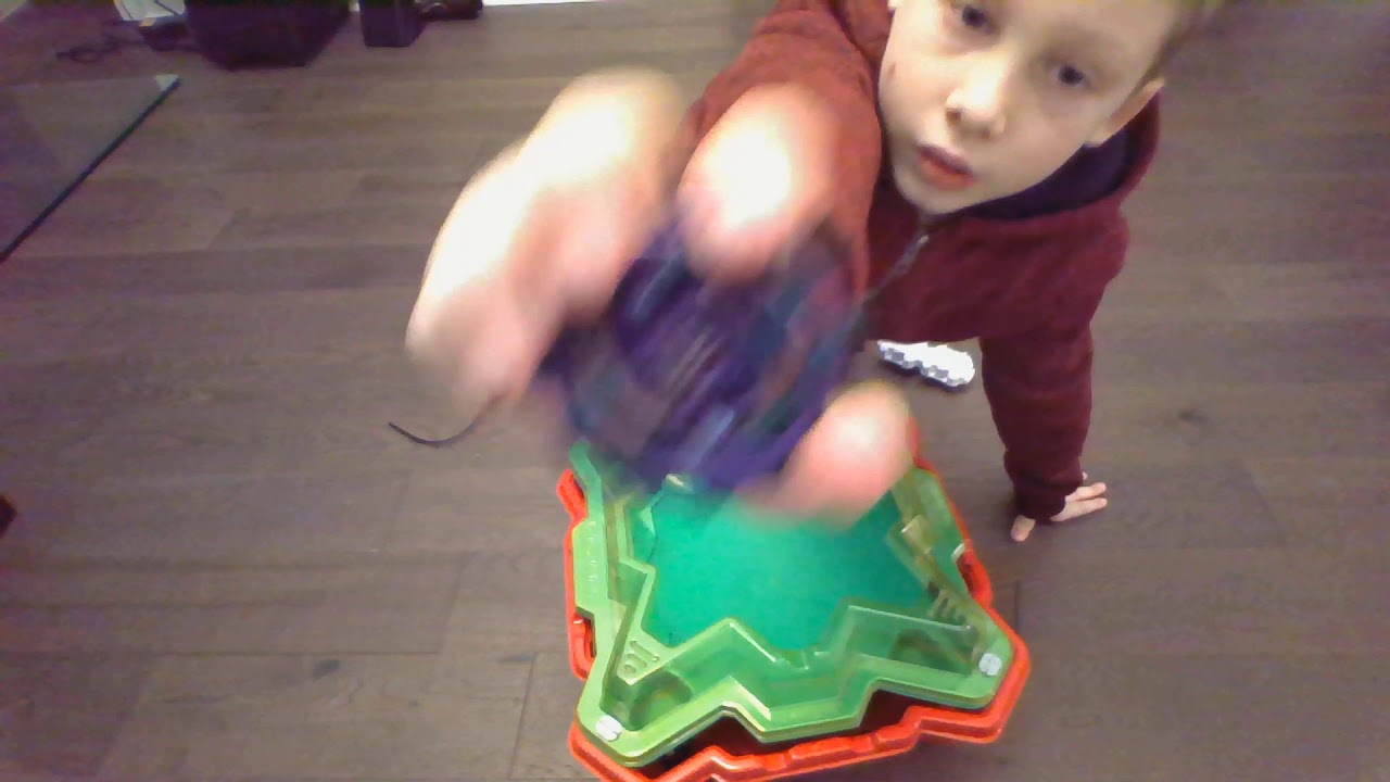 Luinor L3 battling Balkesh B3 & qr code - YouTube