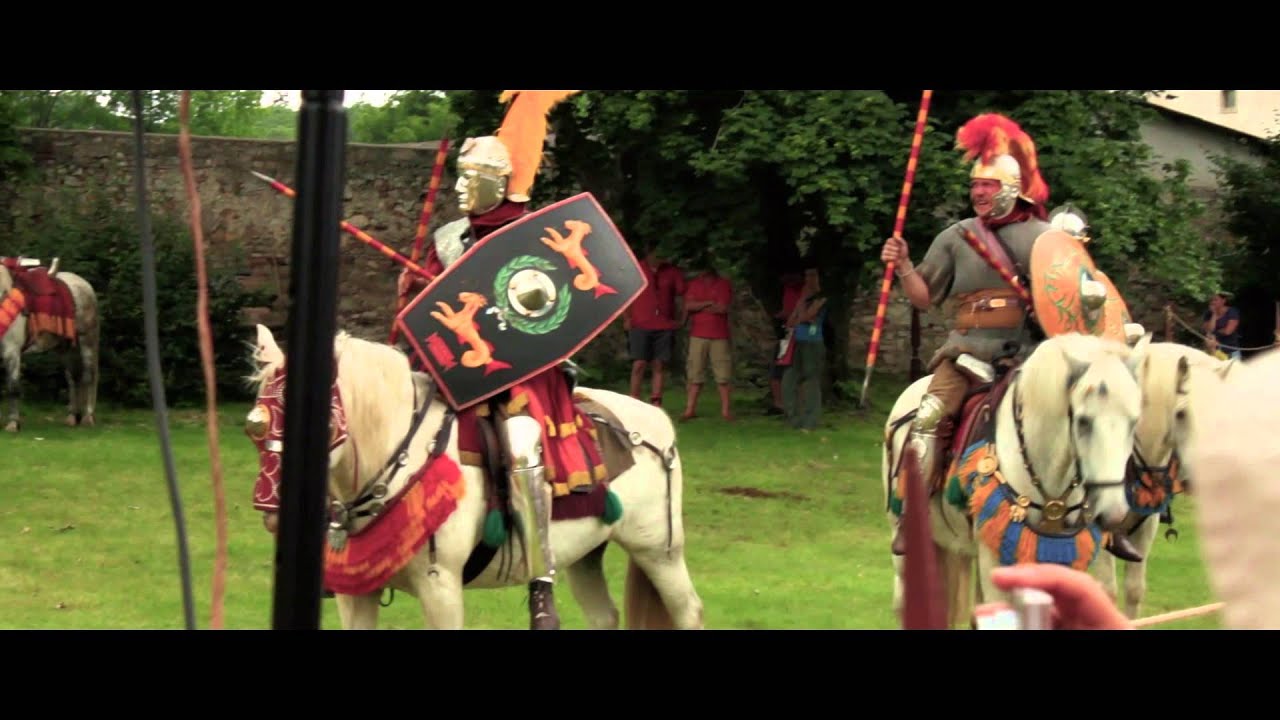 ROMAN SOLDIERS MARCH / RIDE / TESTUDO (16. Jun 2013 Carnuntum) - YouTube