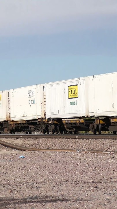 BNSF 7739 EB MP 737 NEEDLES SUB 12-7-2023 #freighttrain #railway #train - YouTube