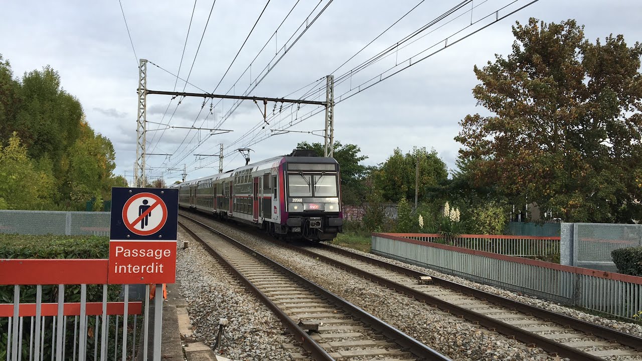 Arrivée RER-C US Z20500 Carmillon en gare de Rungis-La-Fraternelle ...