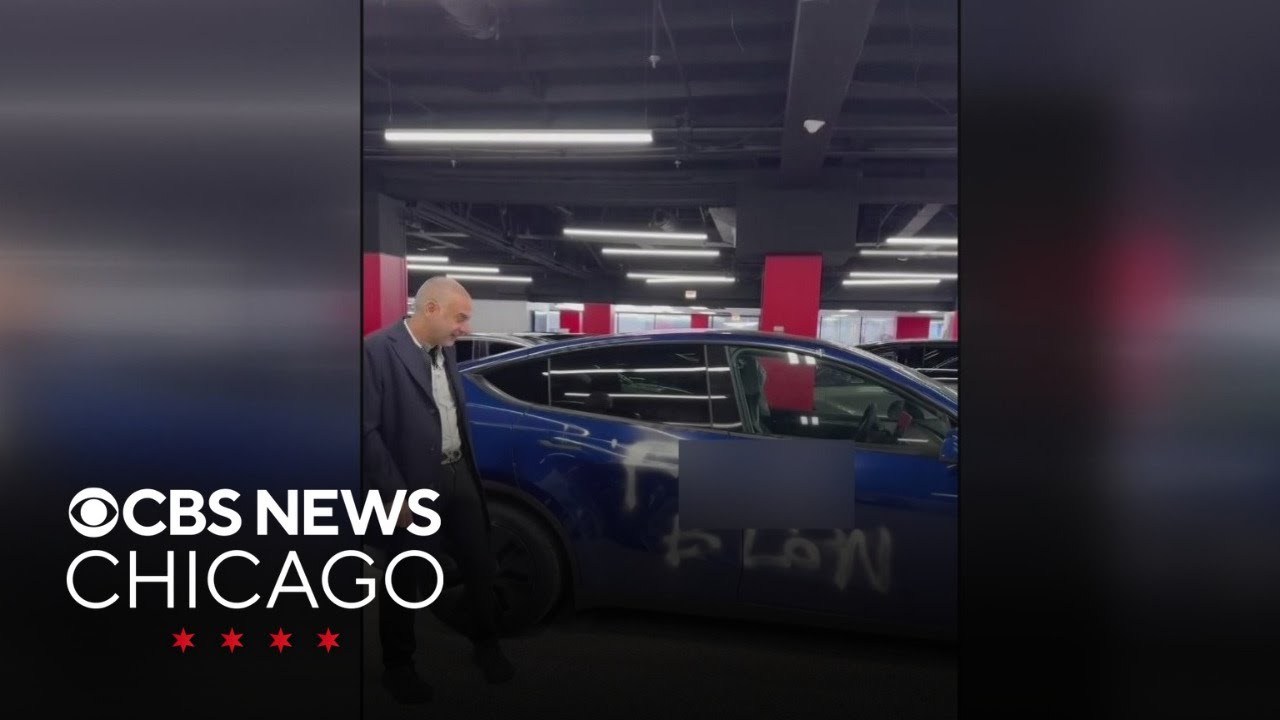 Tesla vehicles vandalized in Chicago amid protest of Elon Musk - YouTube