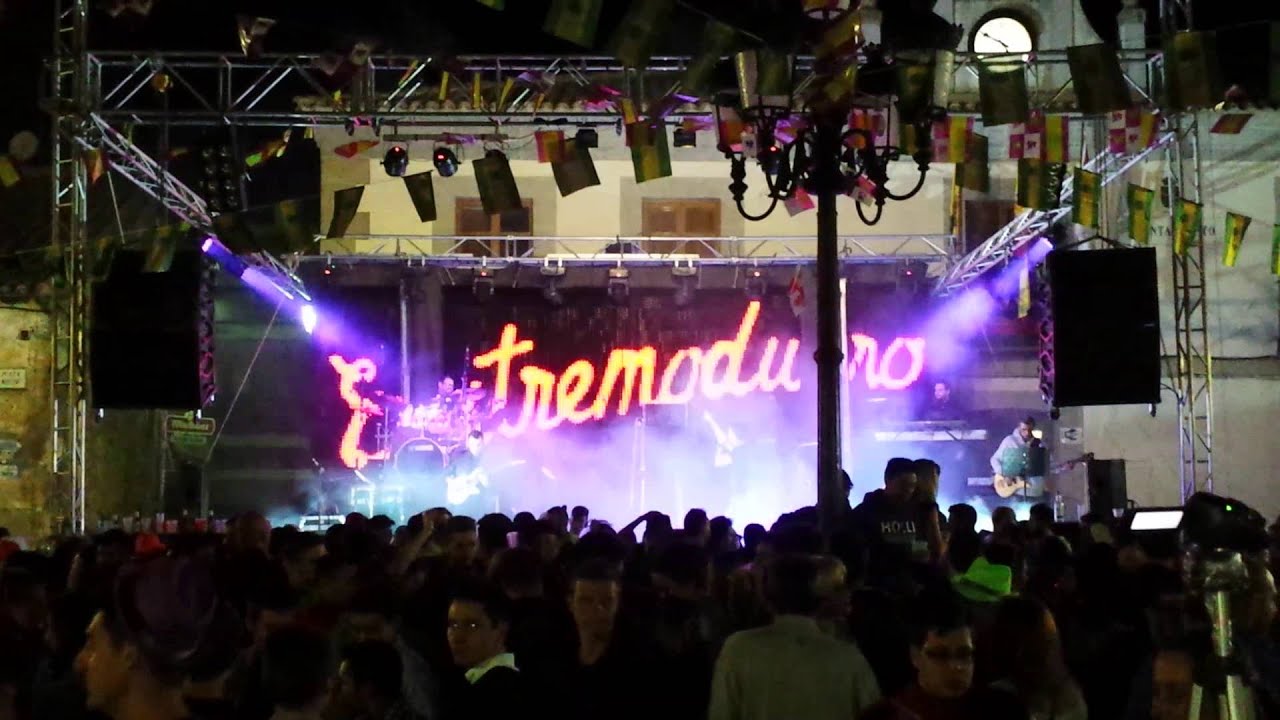 Estrella show band orquesta 2015 (EXTREMODURO) - YouTube