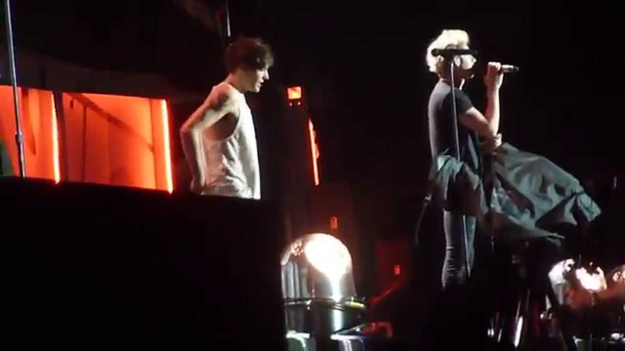 One Direction- Through the Dark - YouTube