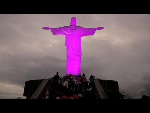 Brazilian Christ turns pink