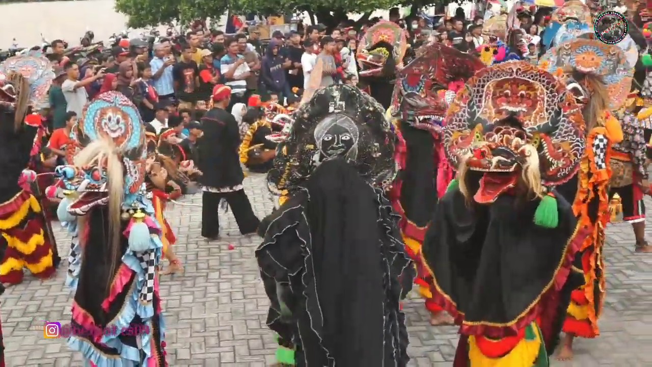 Rampak 150 simo barong di monumen Bantarangin, harlah isjtp yang ke 4 ...