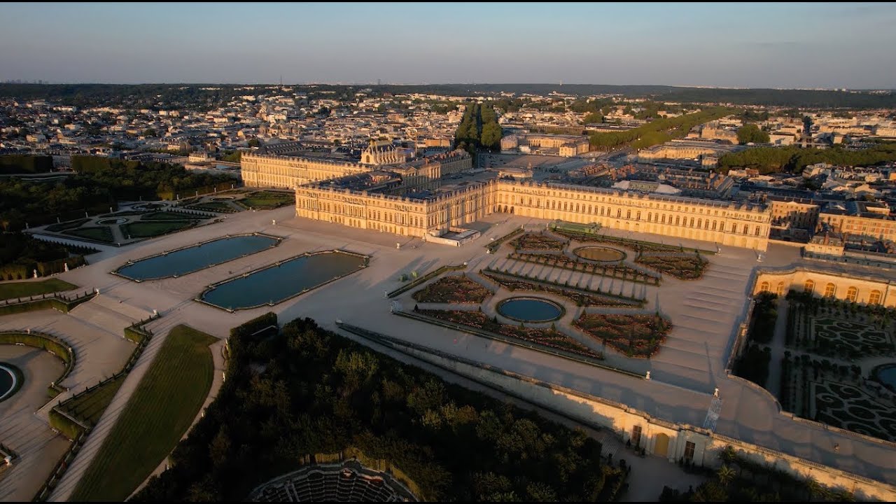 Versailles vu du ciel II : une perspective inédite de la cité royale se ...