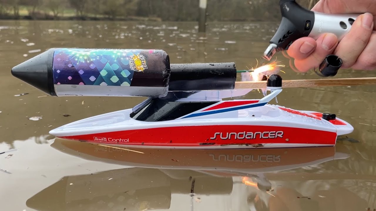Experiment: Rocket powered Speed Boat! - YouTube