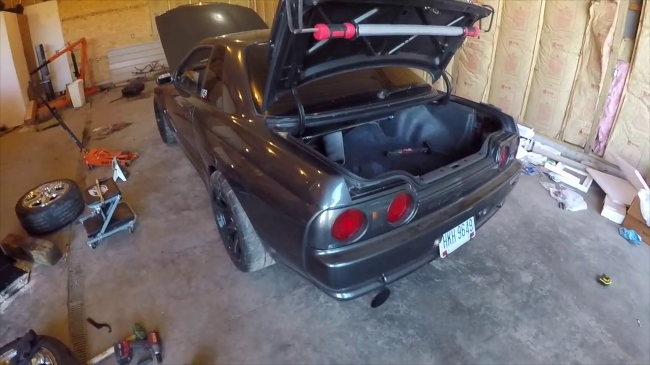 Skyline r32-GTR gets Perfect Fitment - YouTube