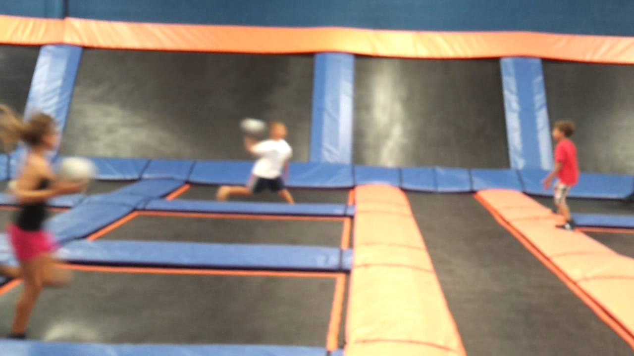 Oops Face Shot Funny 8 vs 1 Dodgeball Gang-Up on my son Gone Wrong ...