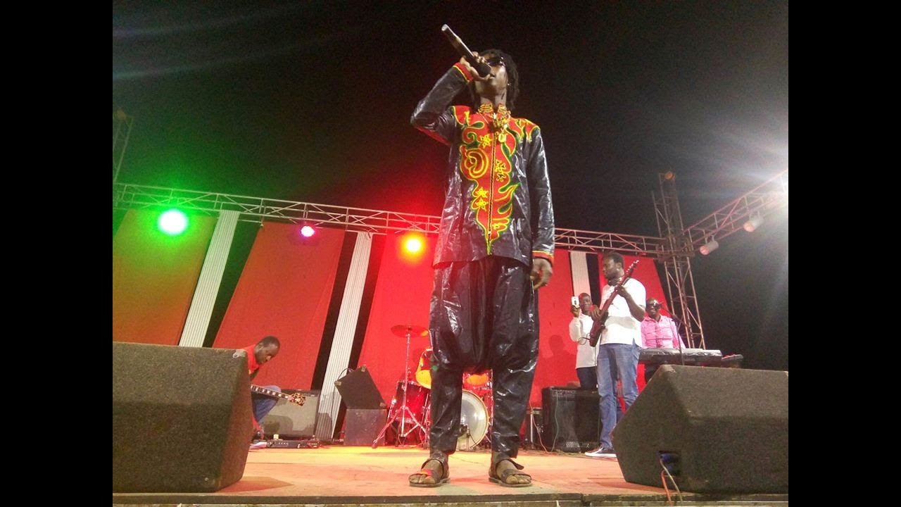 Tati Tati Concert Dédicace à Labé - 27 Avril 2019 - YouTube