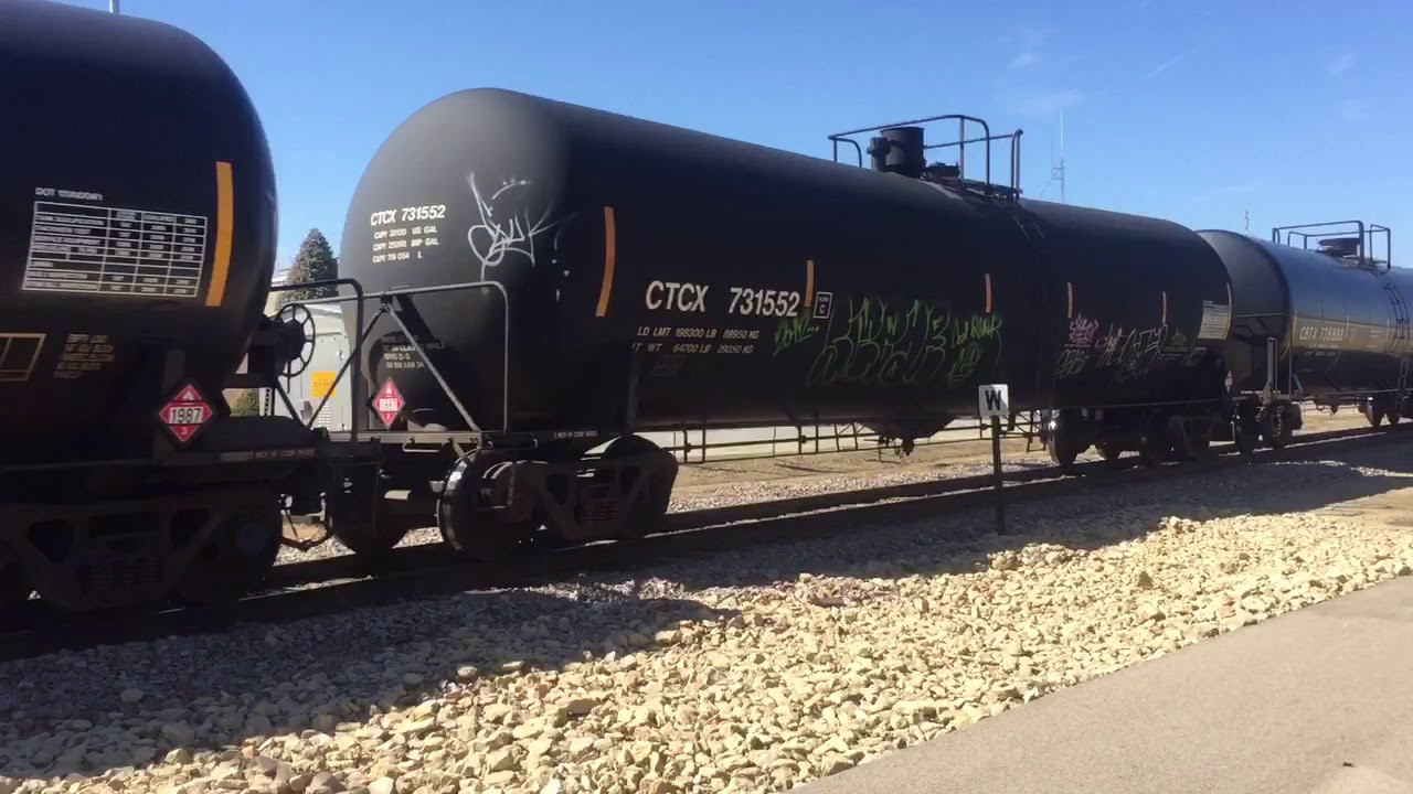 CSX 5443 empty tanker flying through Lena IL - YouTube